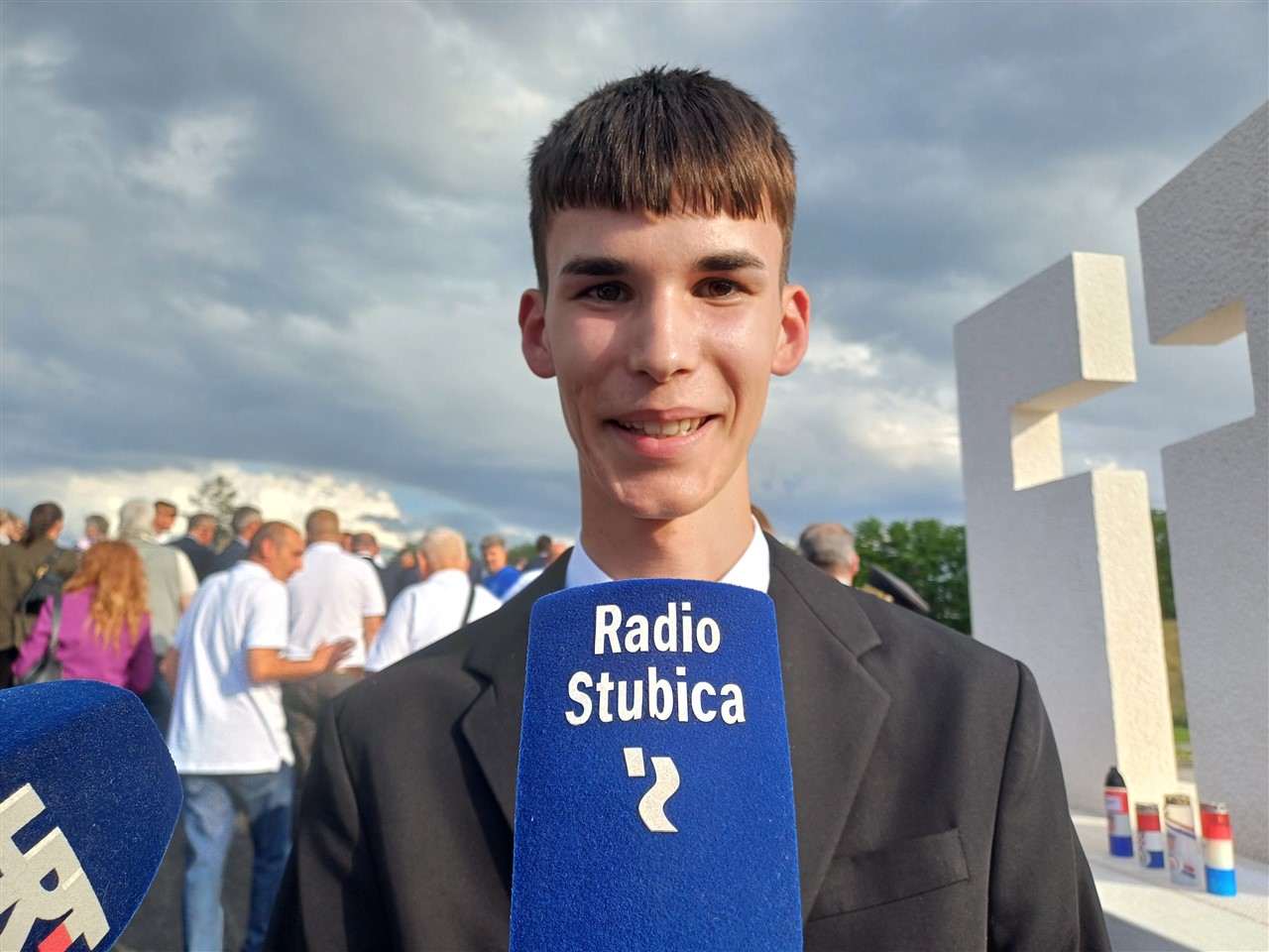 U Kraljevcu na Sutli otkriven spomenik Domovinskom ratu i hrvatskim ...